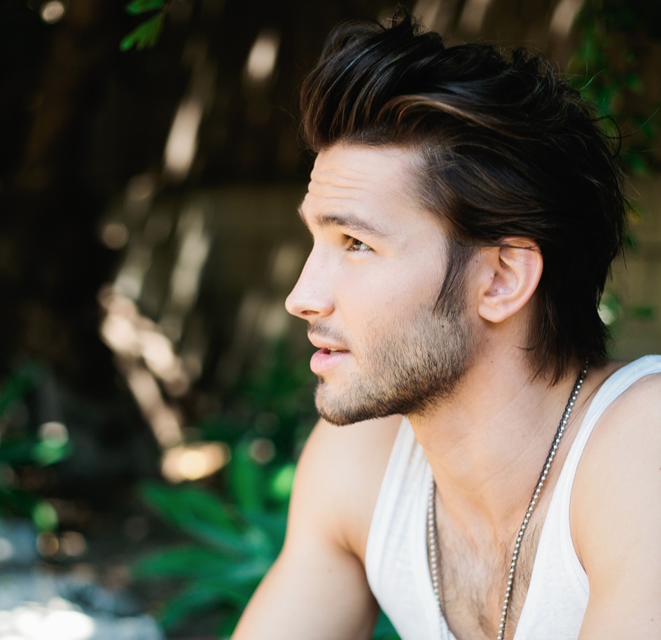 David John Craig by Gabriel Gastelum - Fashionably Male