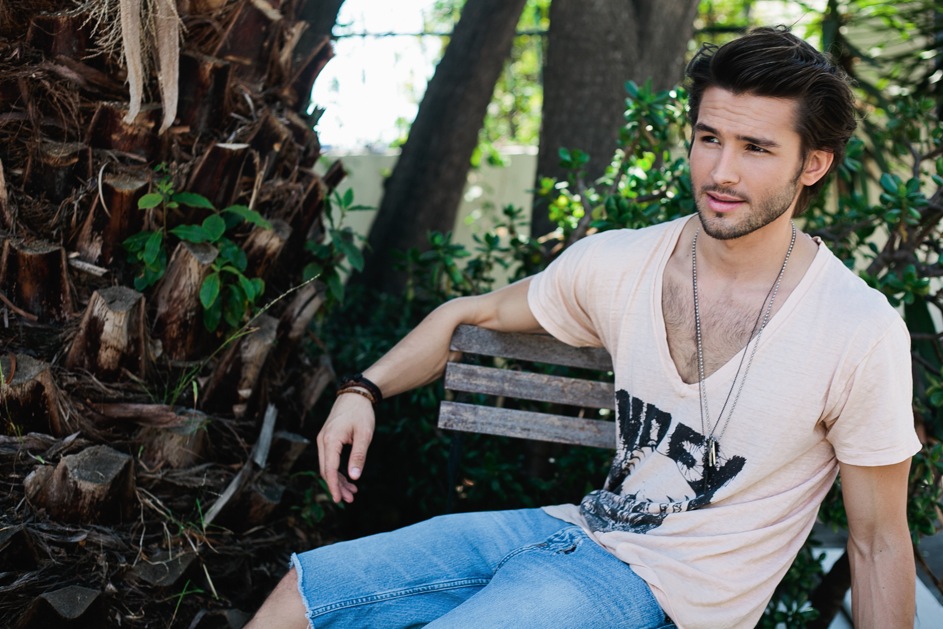 David John Craig by Gabriel Gastelum - Fashionably Male