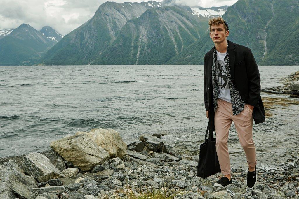 Tom Webb is in the New Campaign 'Escape' A/W17 from Stradivarius Man ...