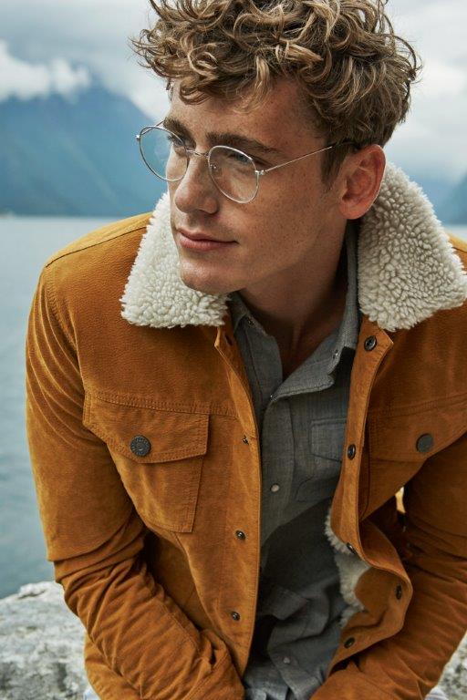 Tom Webb is in the New Campaign 'Escape' A/W17 from Stradivarius Man ...