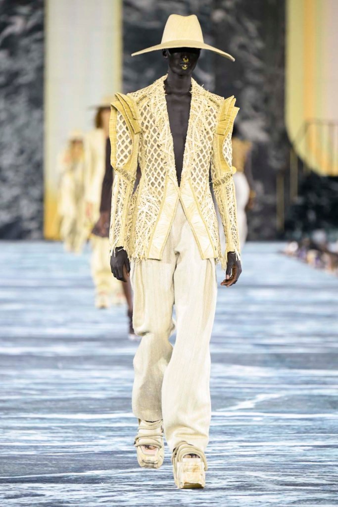 Balmain Men's RTW Spring 2023 Paris - Fashionably Male