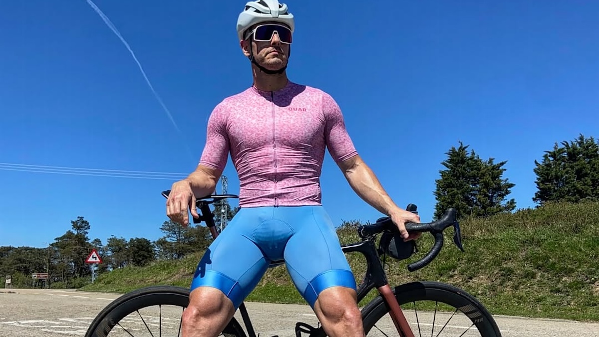 Ride in Style: Alberto Aparicio’s OUAR Cycling Wardrobe and Farsports ...