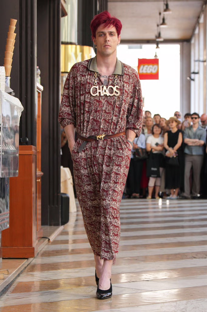 Vivienne Westwood Menswear SS26 – A Mediterranean Dandy Returns to ...