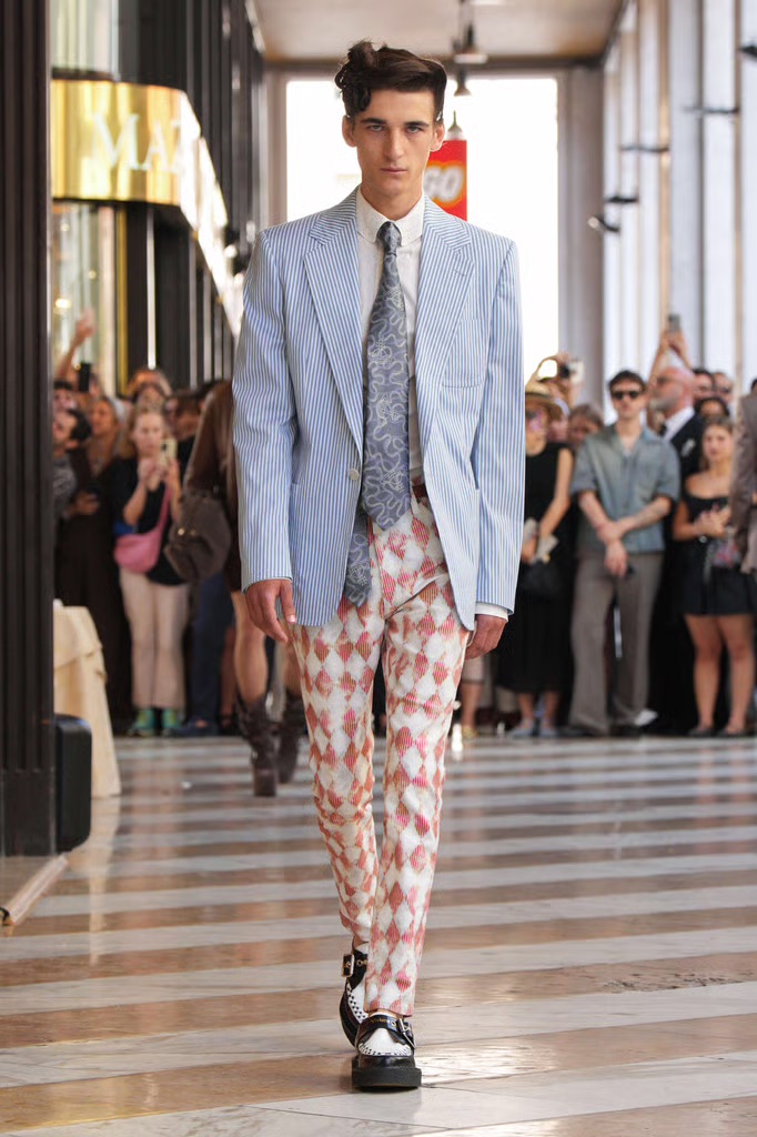Vivienne Westwood Menswear SS26 – A Mediterranean Dandy Returns to ...
